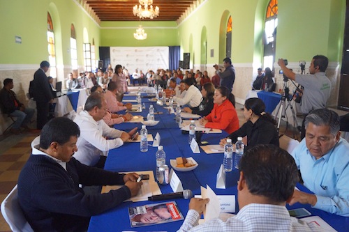 En Tecamachalco toman protesta a Rosa Mirón