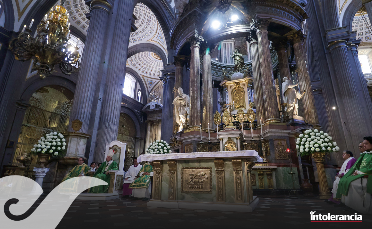 Arzobispo de Puebla hereda a la catedral altar, ambón y cátedra de mármol
