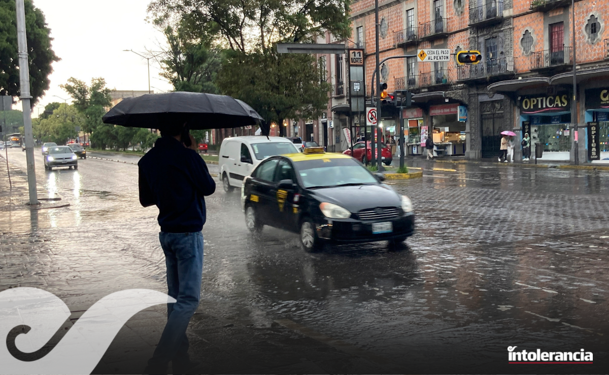 Inundaciones, ocho derrumbes y 12 casas afectadas, dejan lluvias en Puebla