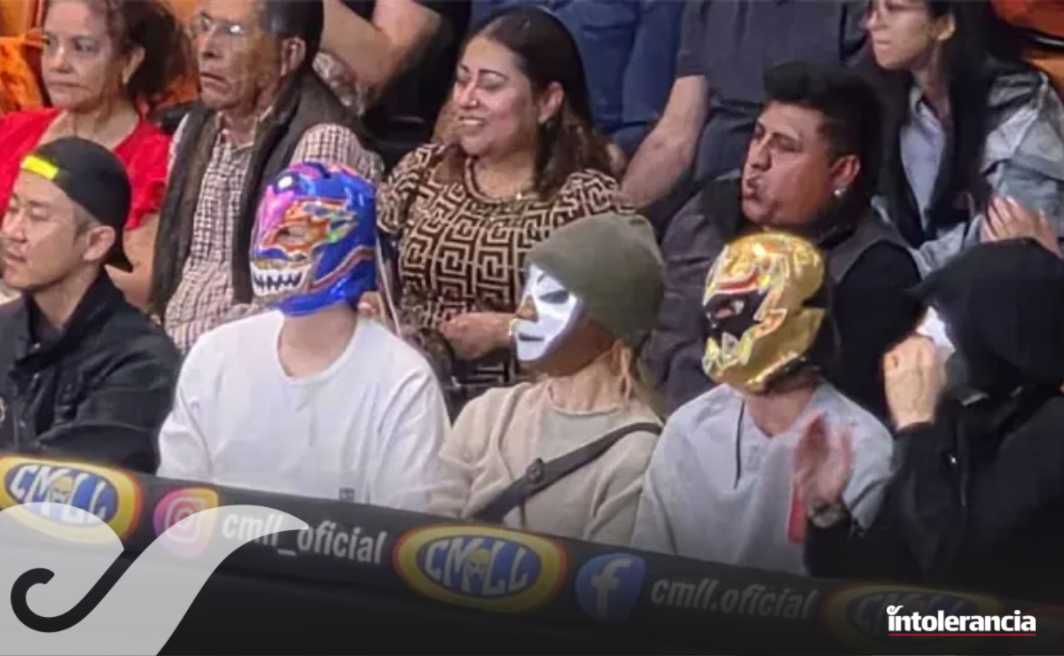 Integrantes de BTS van a las luchas; apoyan a Místico en la Arena México